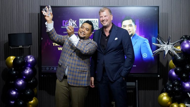 Dato Dr Nazri Khan (DDNK) Catat Sejarah Sebagai Juara Trader Dunia 2024 ...